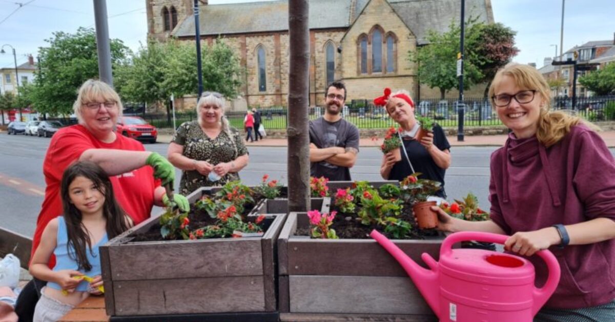 Getting Fleetwood Back on Track - Cat Smith - Cat Smith